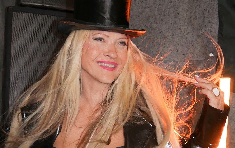 Retro Rádió | Az énekesnő drámai küzdelme: Marcellina új sorozatot ...